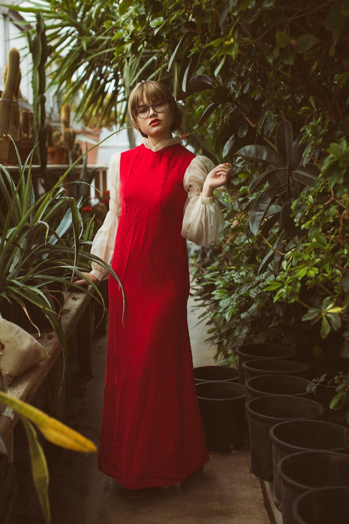 Vintage Red Dress Ideas For A Sustainable Christmas Fashion