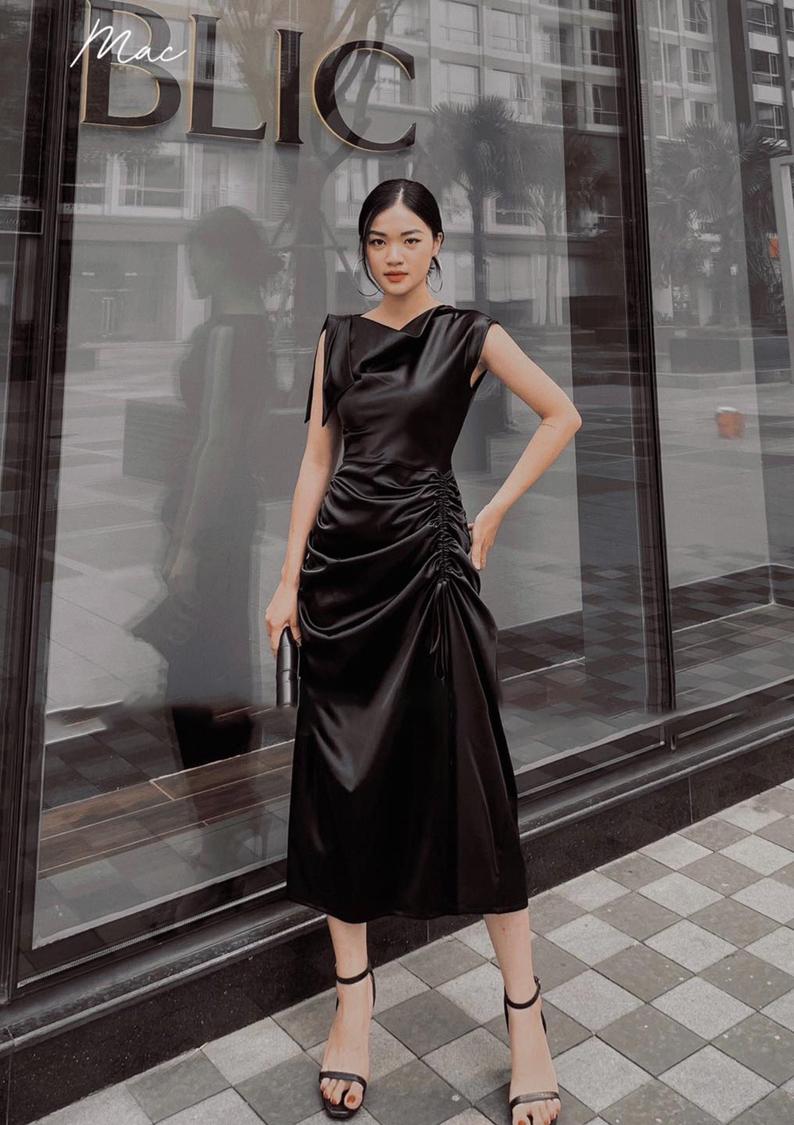 7 Tailored Dresses With Ultra Vintage Chic Feminine Details