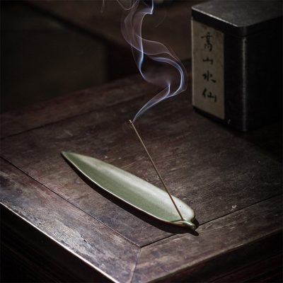 10 Beautifully-Designed Incense Holders For Your Incense Sticks