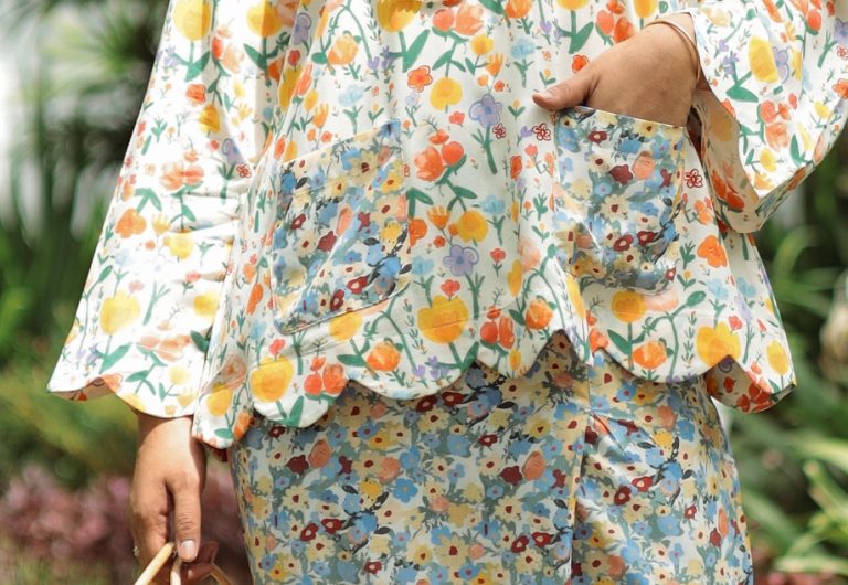 Baju Raya 2023 Inspo: Get Pretty In Floral Bidasari Kurung Kedah